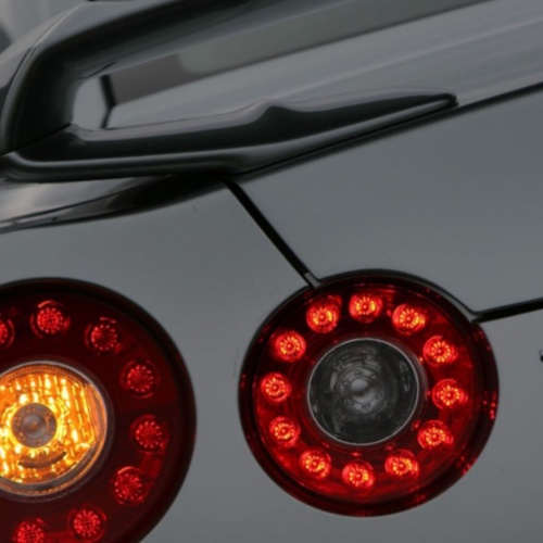 ¿Sabes cuáles son las luces de posición obligatorias en tu moto? - Kmoto