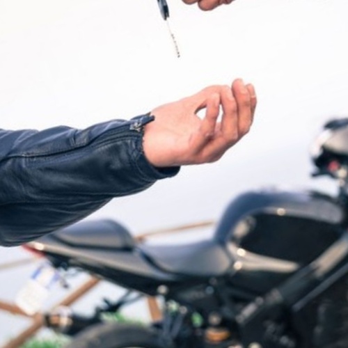 Guía completa para transferir la propiedad de tu moto - Kmoto
